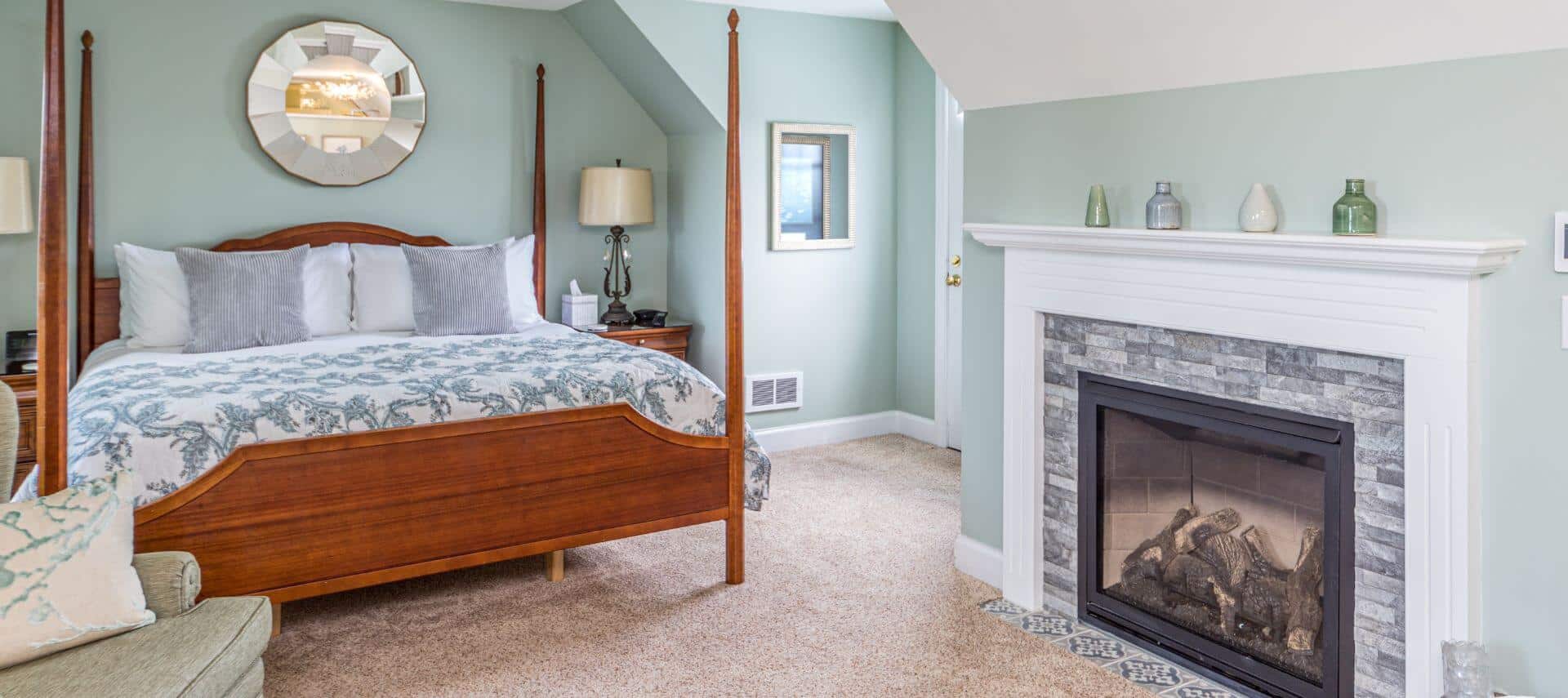 Romantic Honeymoon Suite Lodging in Port Townsend in Washington State